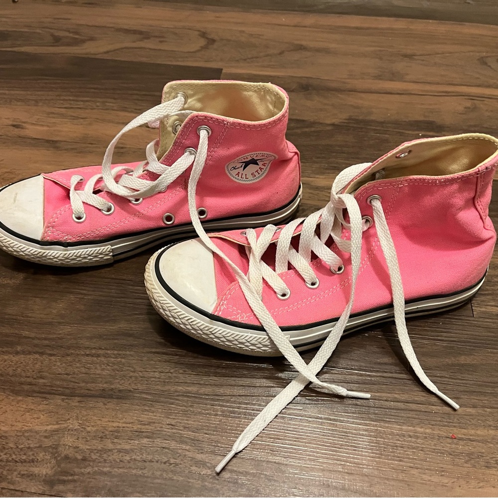 Pink Converse Sneakers - Gem
